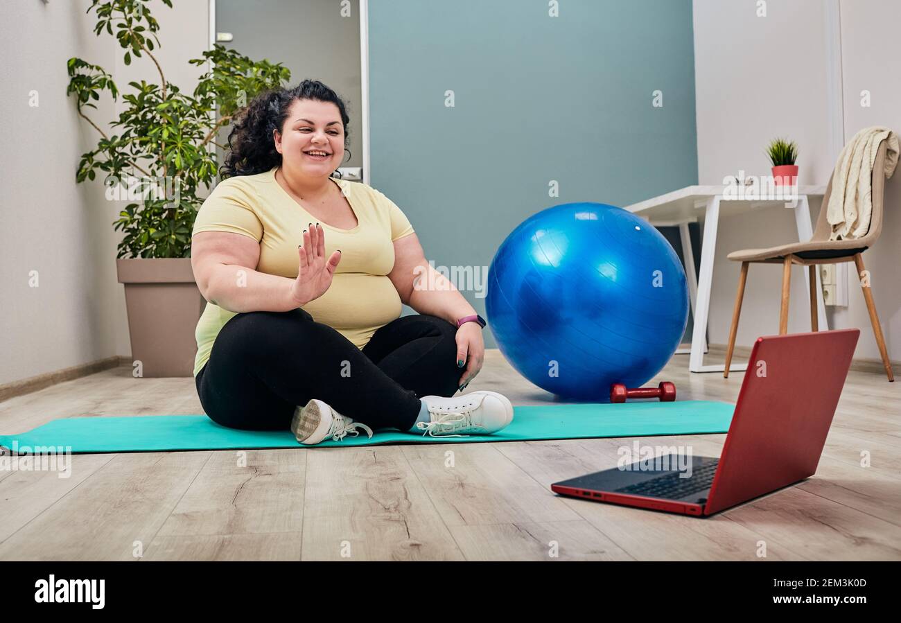 Obese woman exercise hi-res stock photography and images - Alamy