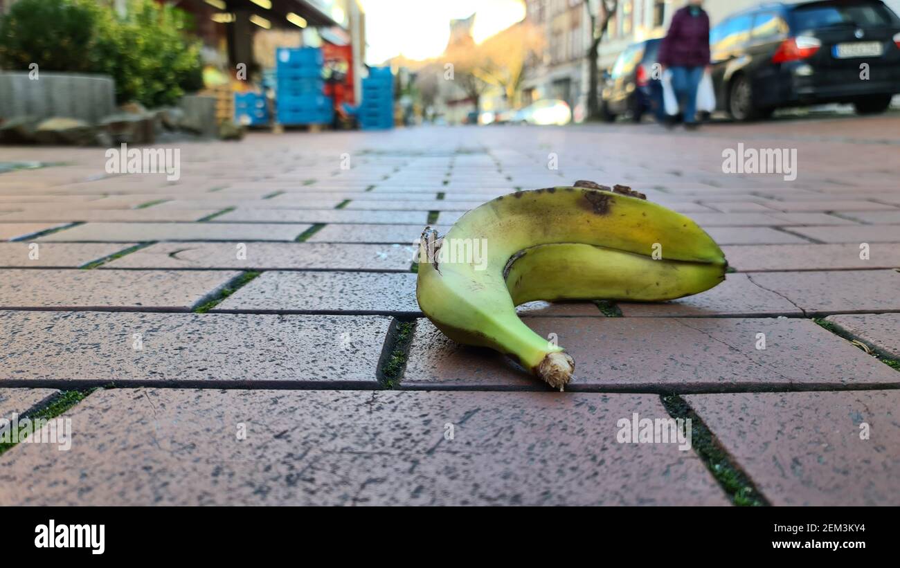 Rotting trash hi-res stock photography and images - Alamy