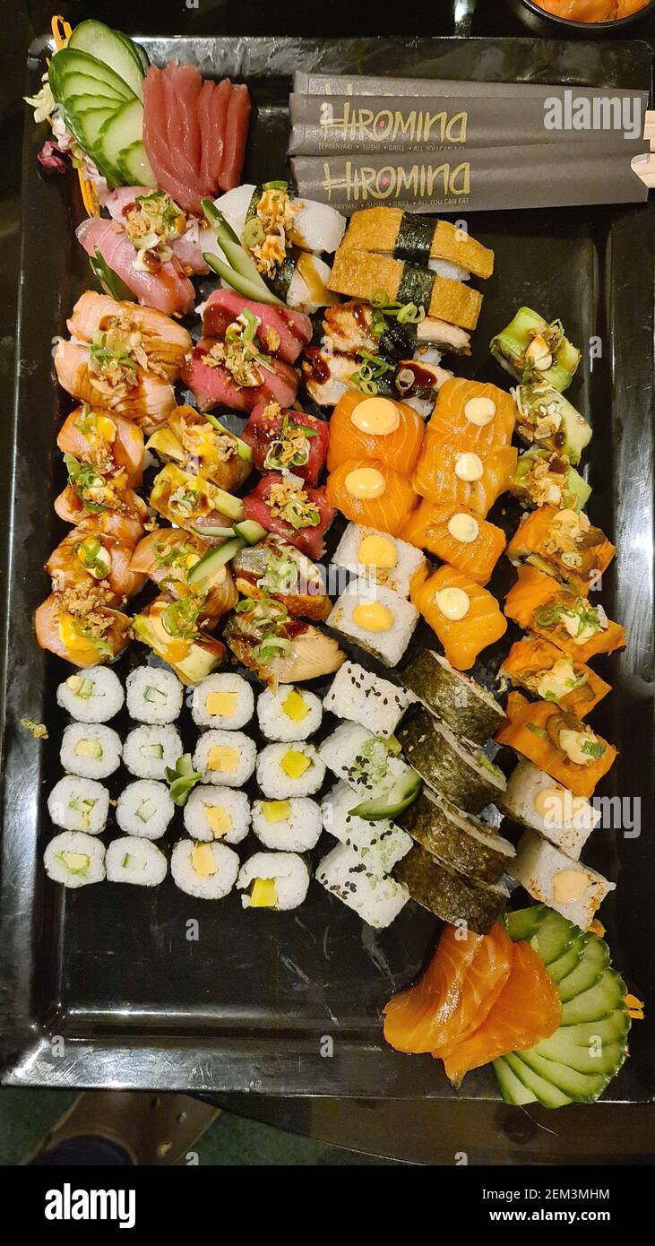 Sushi plate hi-res stock photography and images - Alamy