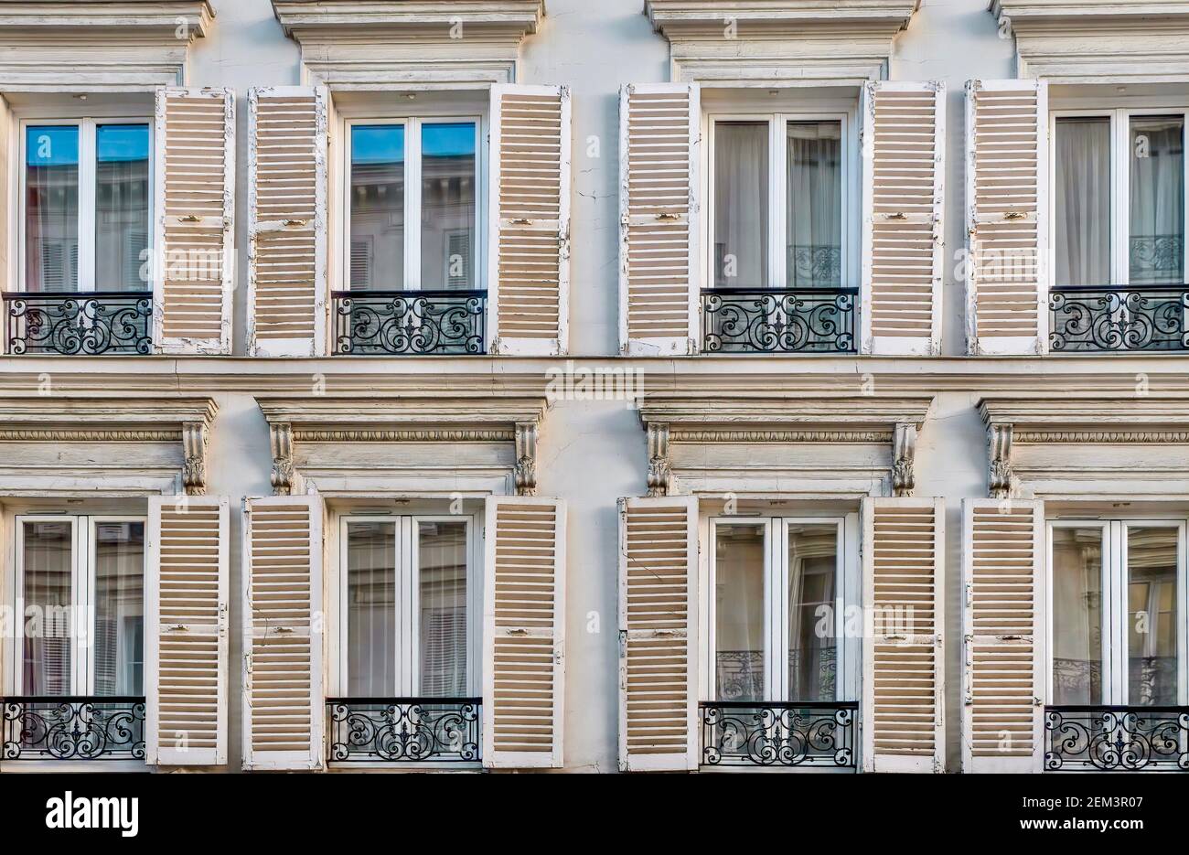 Elegant paris hi-res stock photography and images - Alamy