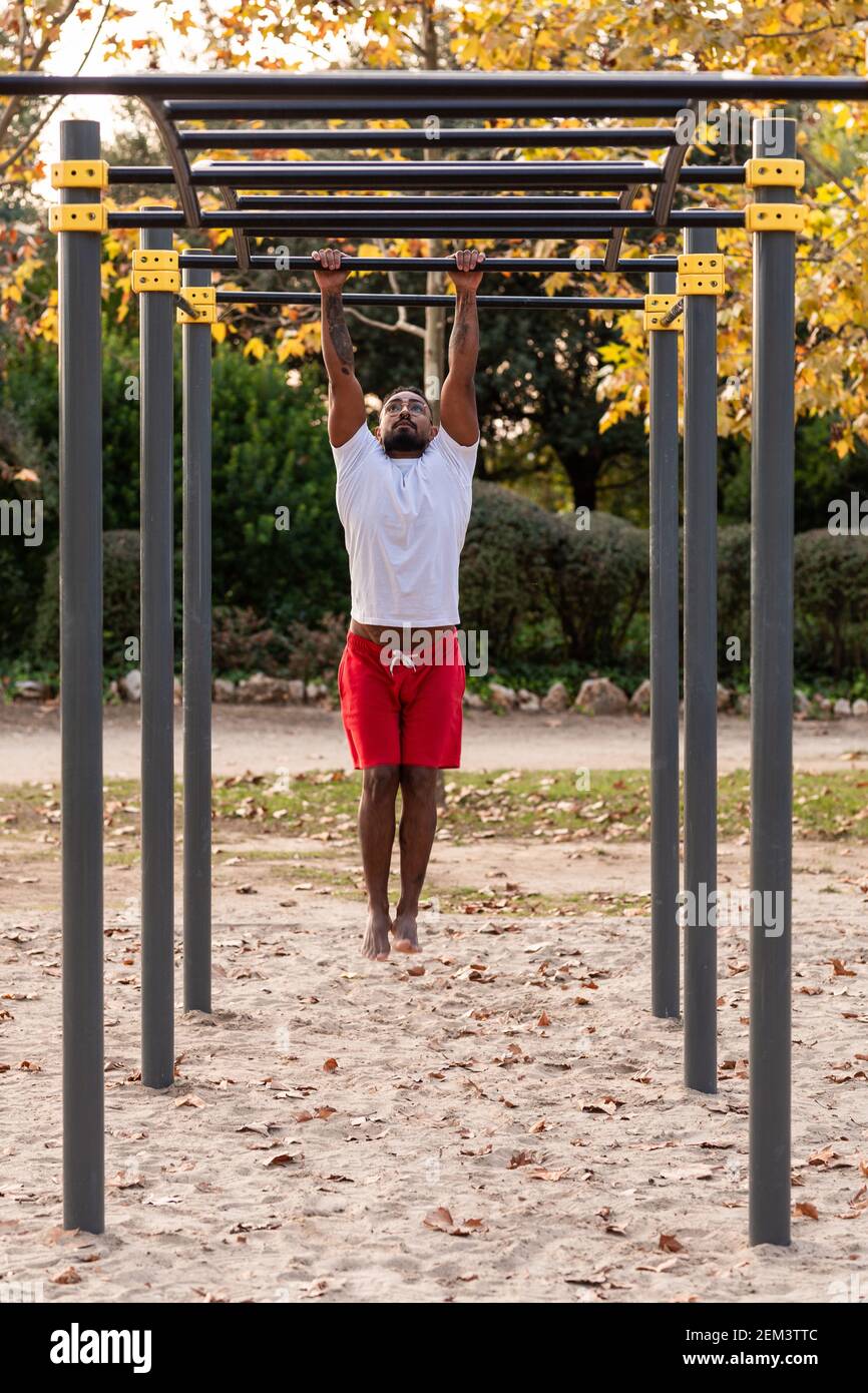 Calisthenics bar hi-res stock photography and images - Alamy