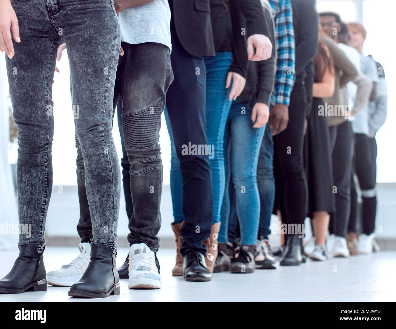 Smart people queue hi-res stock photography and images - Alamy
