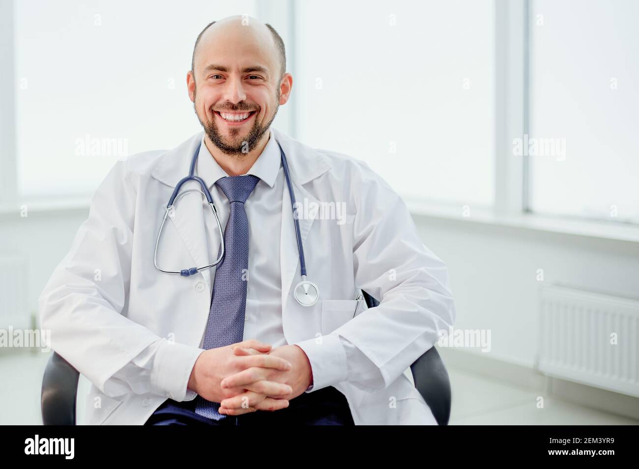 Workplace doctor chair table hi-res stock photography and images - Alamy