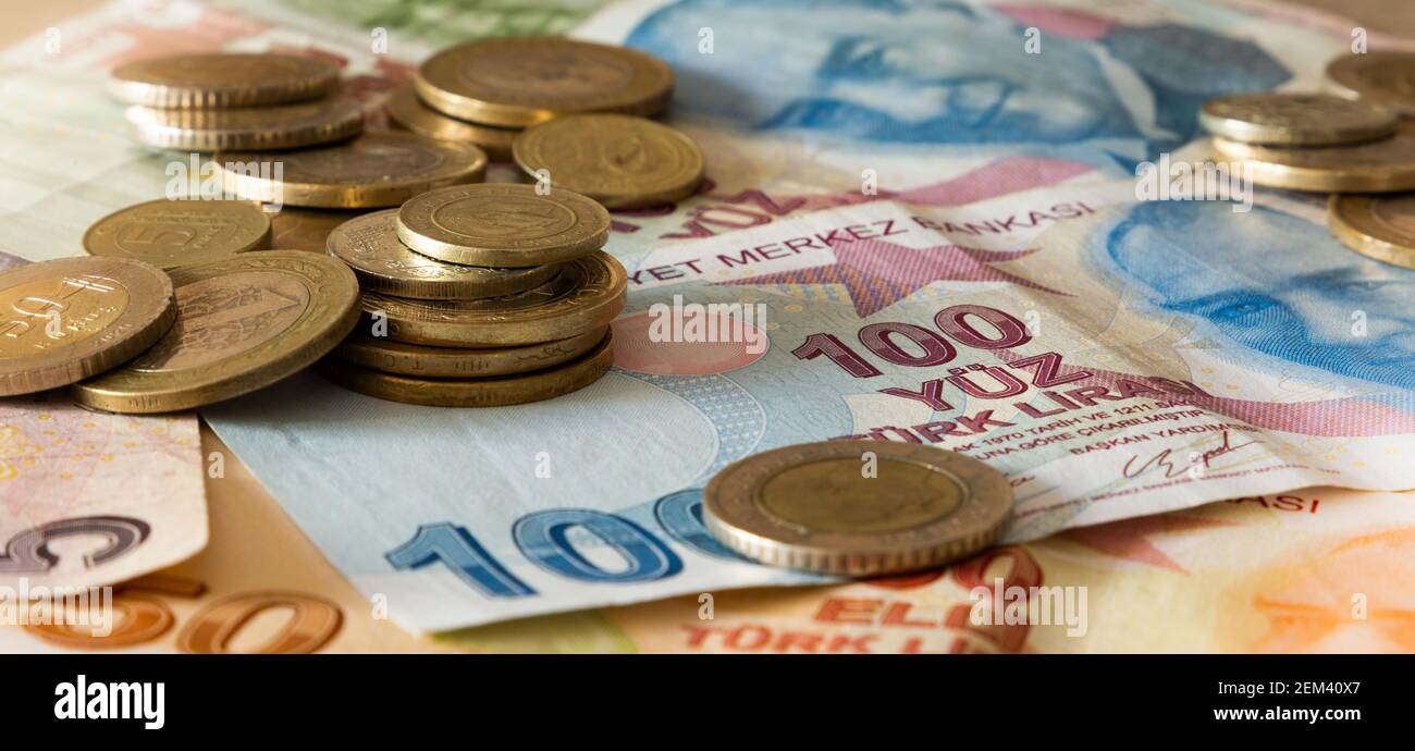 Turkish lira banknotes and coins Stock Photo - Alamy
