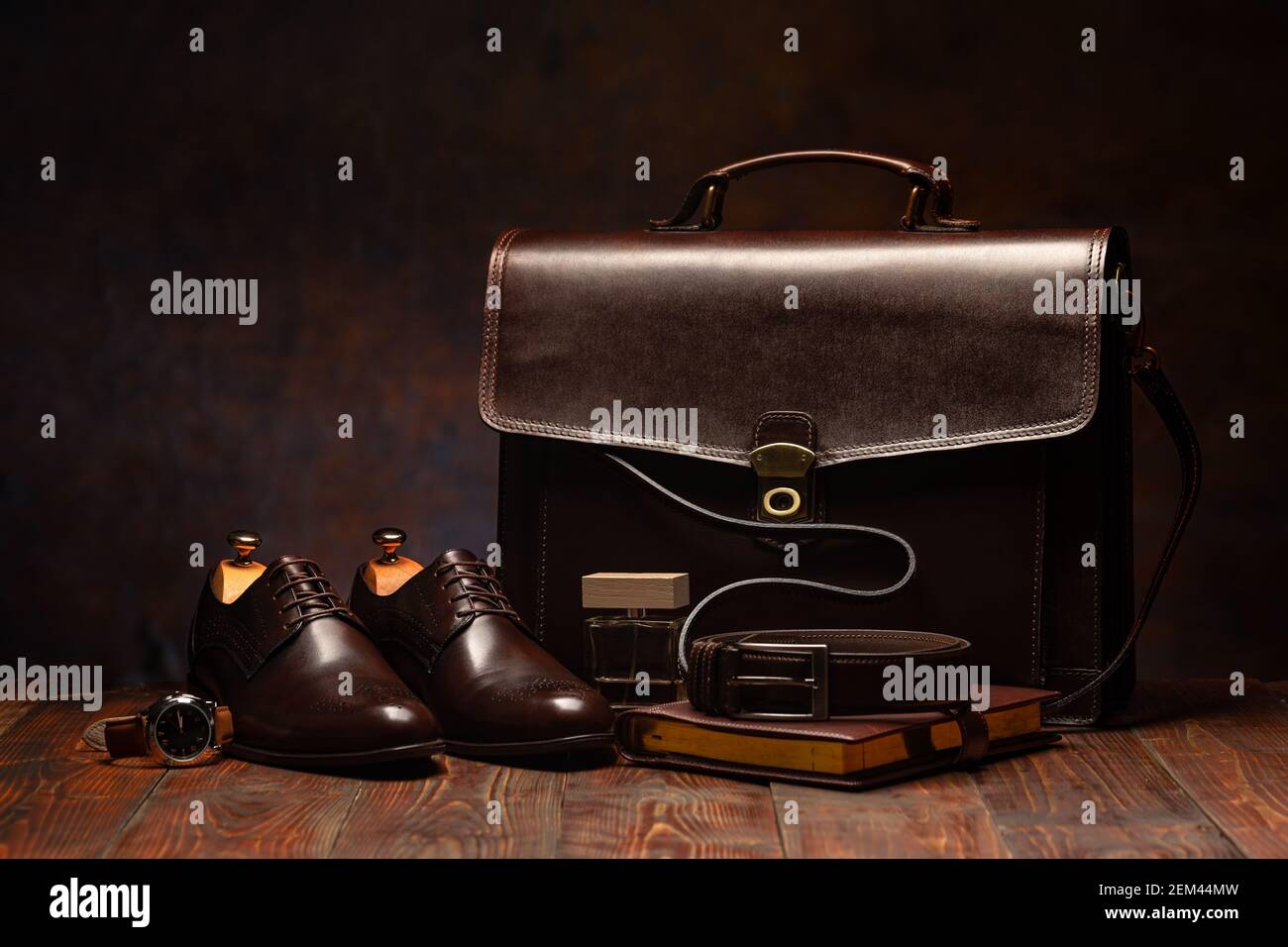 Mens leather briefcase hi-res stock photography and images - Alamy