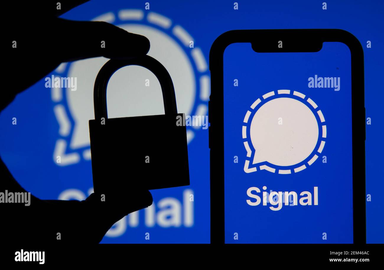Signal mobile app hi-res stock photography and images - Alamy