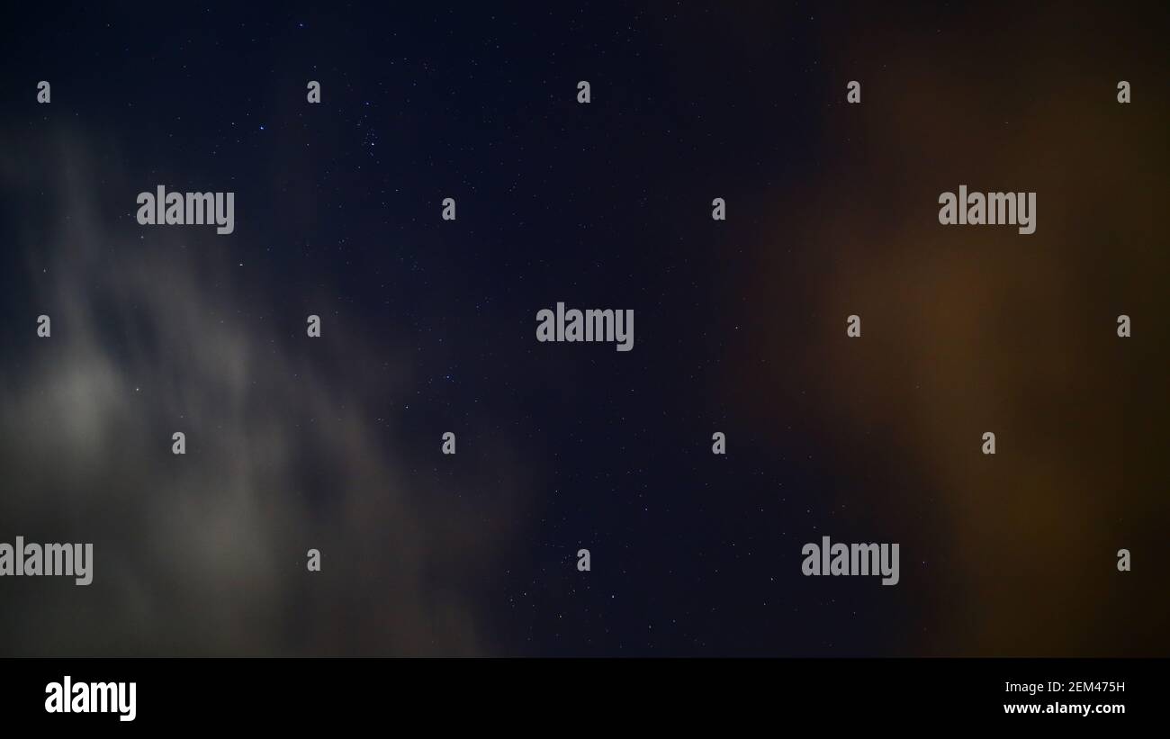 Night sky stars moving clouds hi-res stock photography and images - Alamy