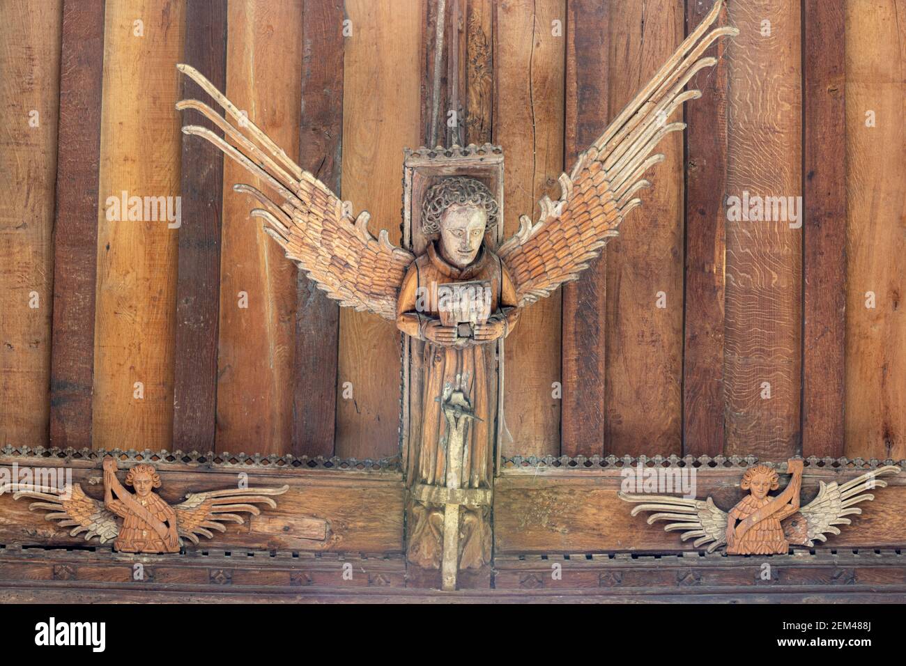 Medieval carved angels hi-res stock photography and images - Alamy