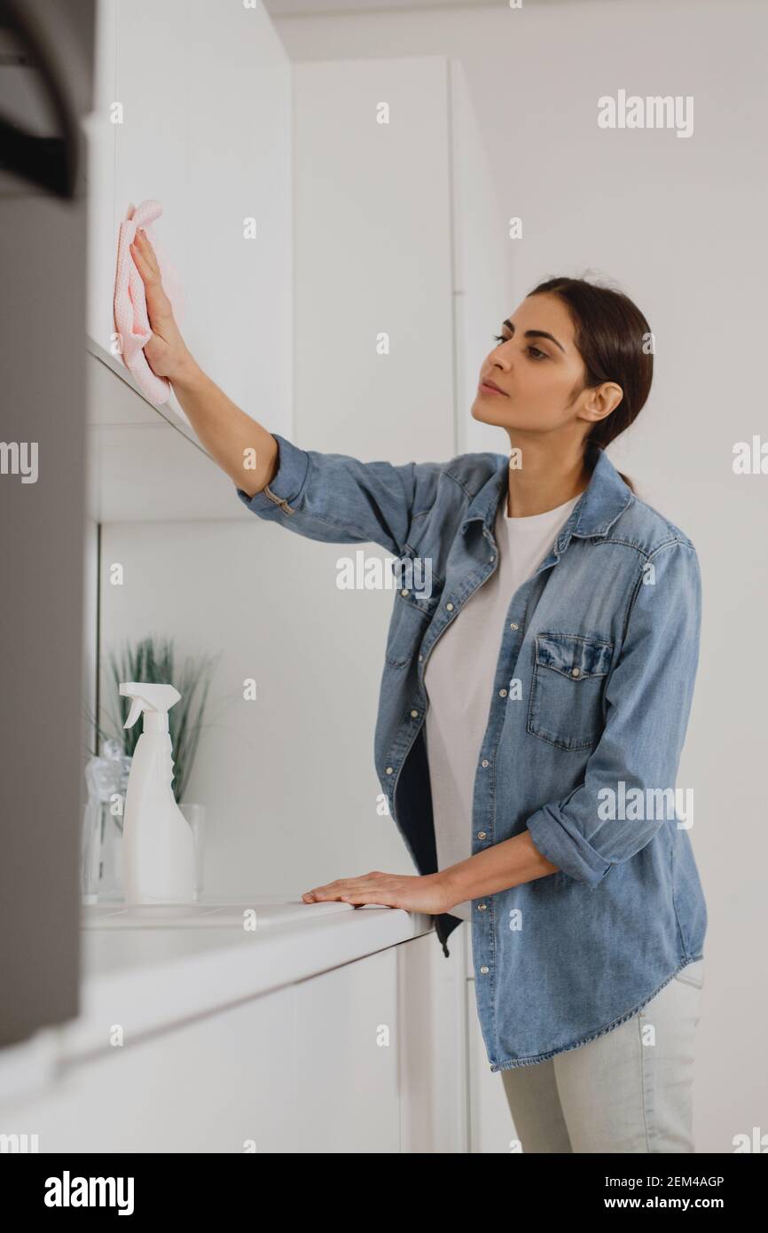 Kitchen spring hi-res stock photography and images - Alamy