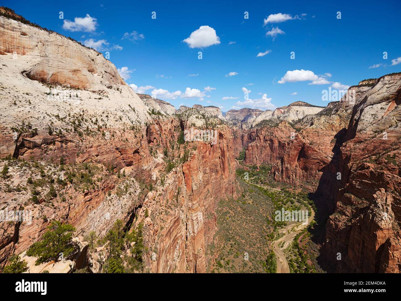 Angels landing hi-res stock photography and images - Alamy