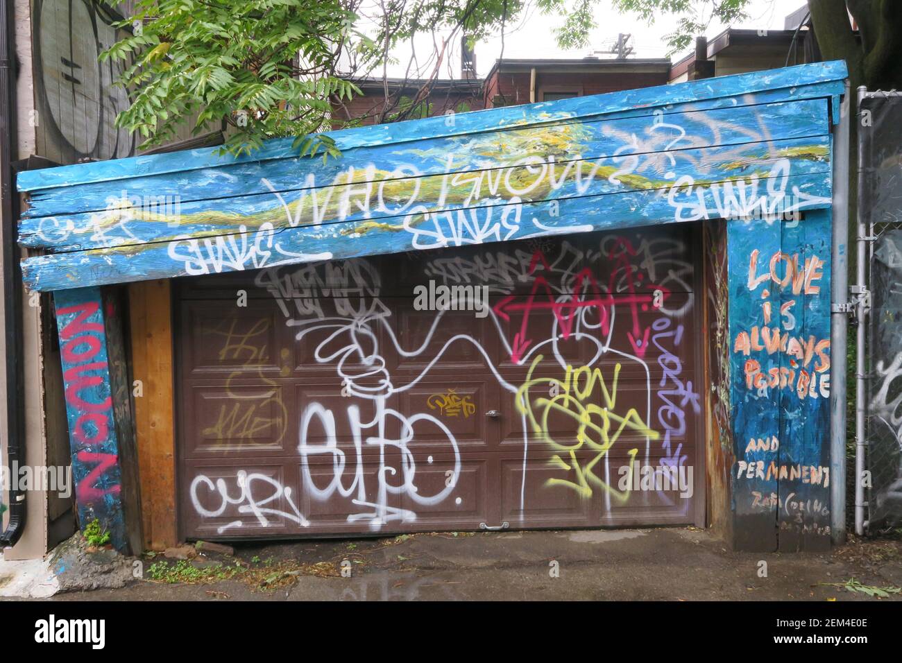Graffiti Alley, Toronto, Canada. Located within Toronto;s fashion ...