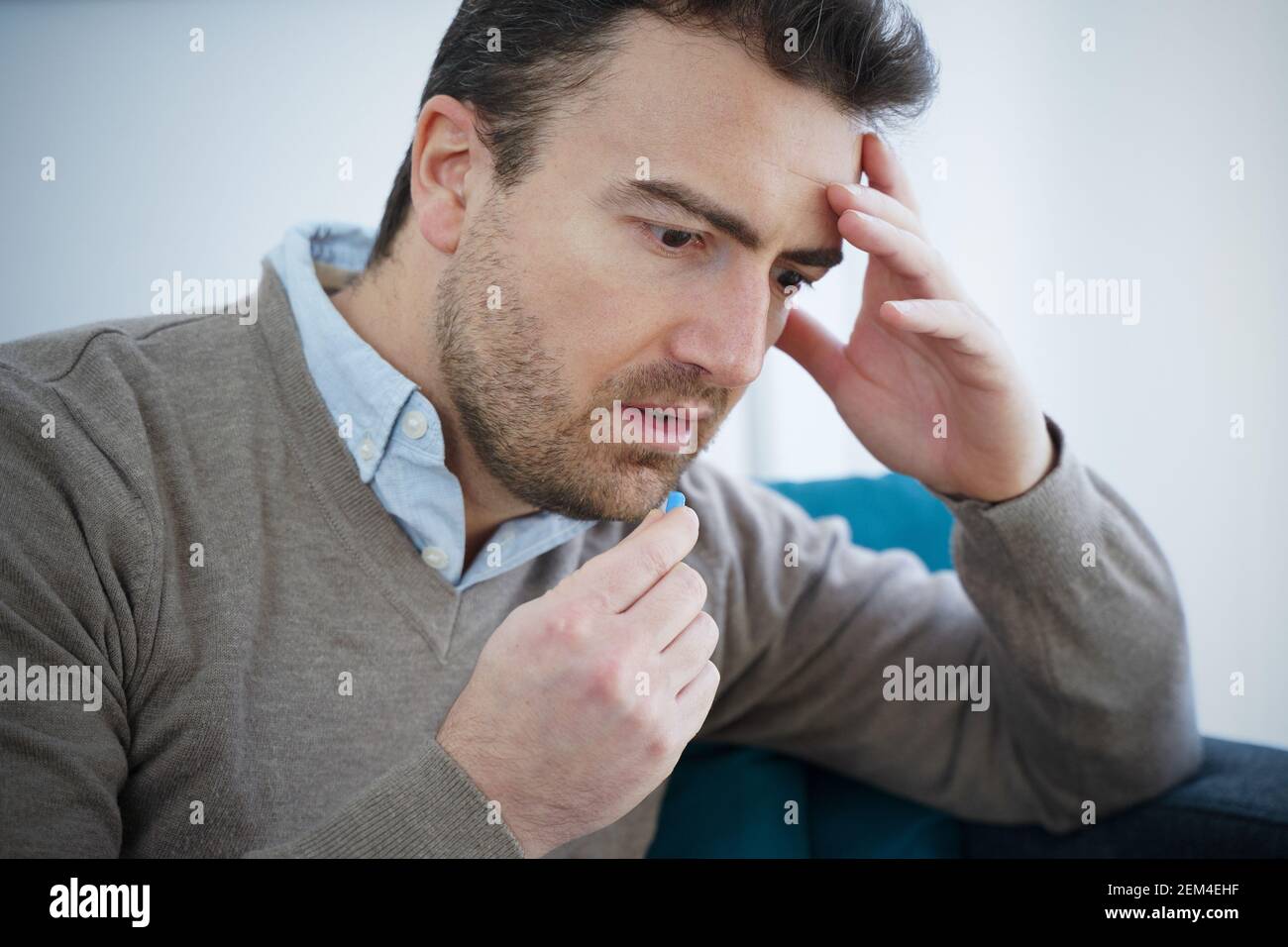 Man fighting hi-res stock photography and images - Alamy