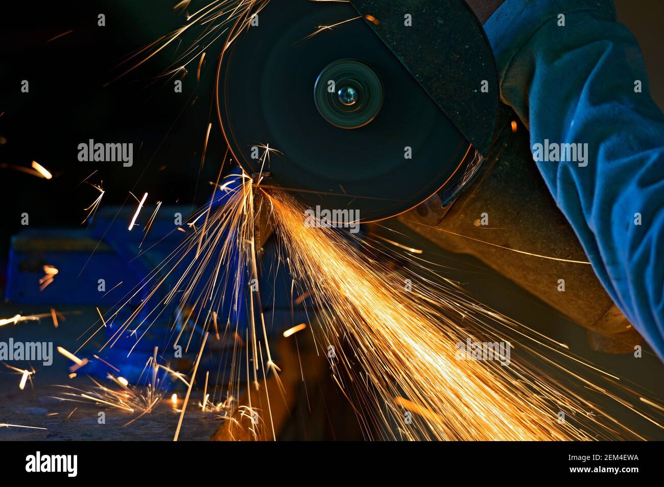 Grinding cutting operator hi-res stock photography and images - Alamy