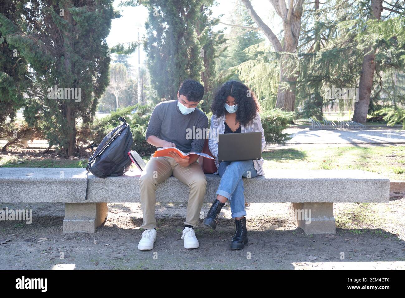 Bench outdoor hi-res stock photography and images - Alamy