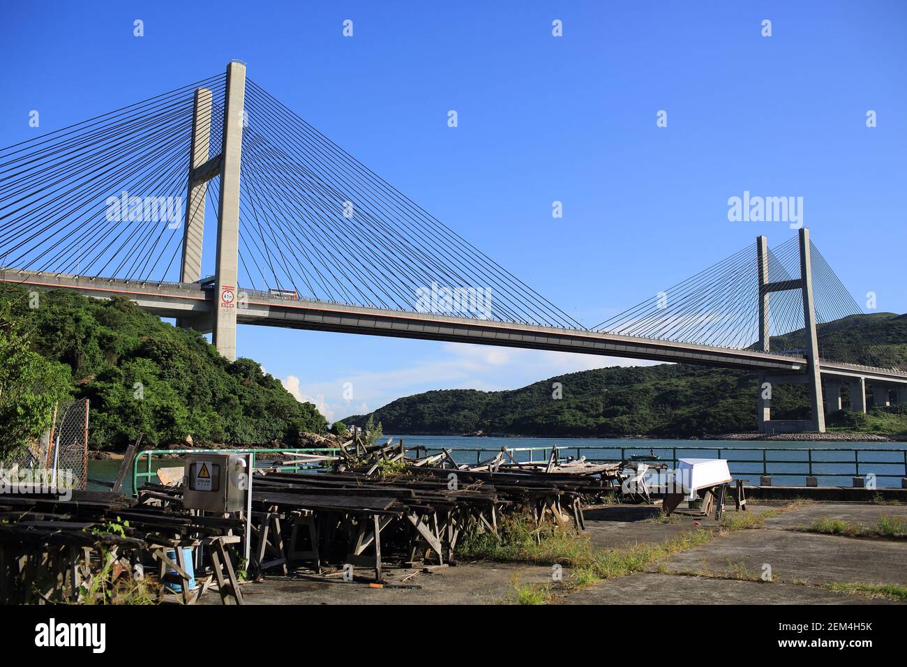 bridge scenes in hong kong, Tsing Ma Bridge and Ma wan Stock Photo - Alamy
