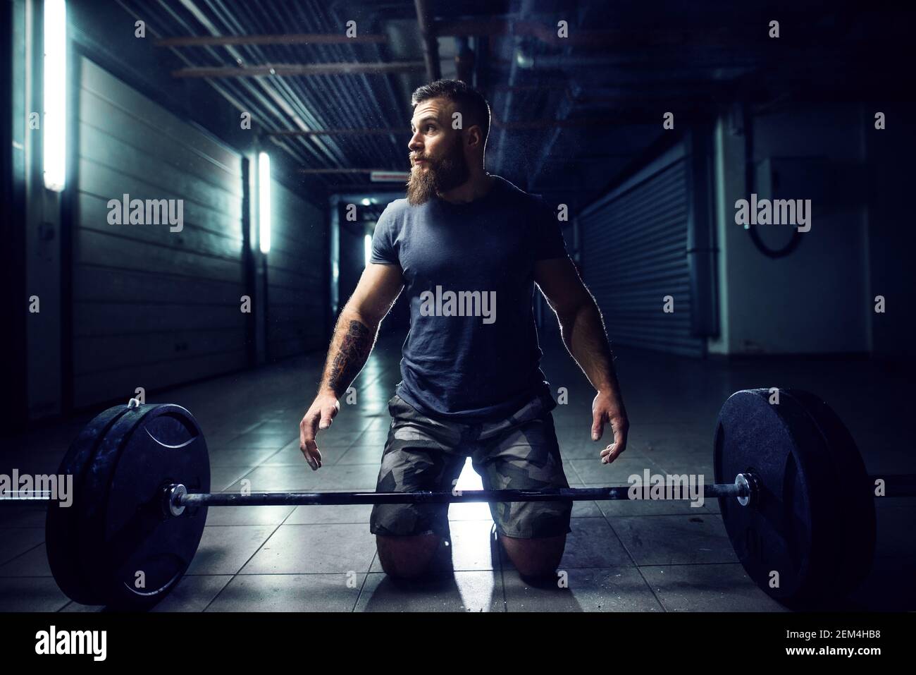 Raising heavyweight hi-res stock photography and images - Alamy