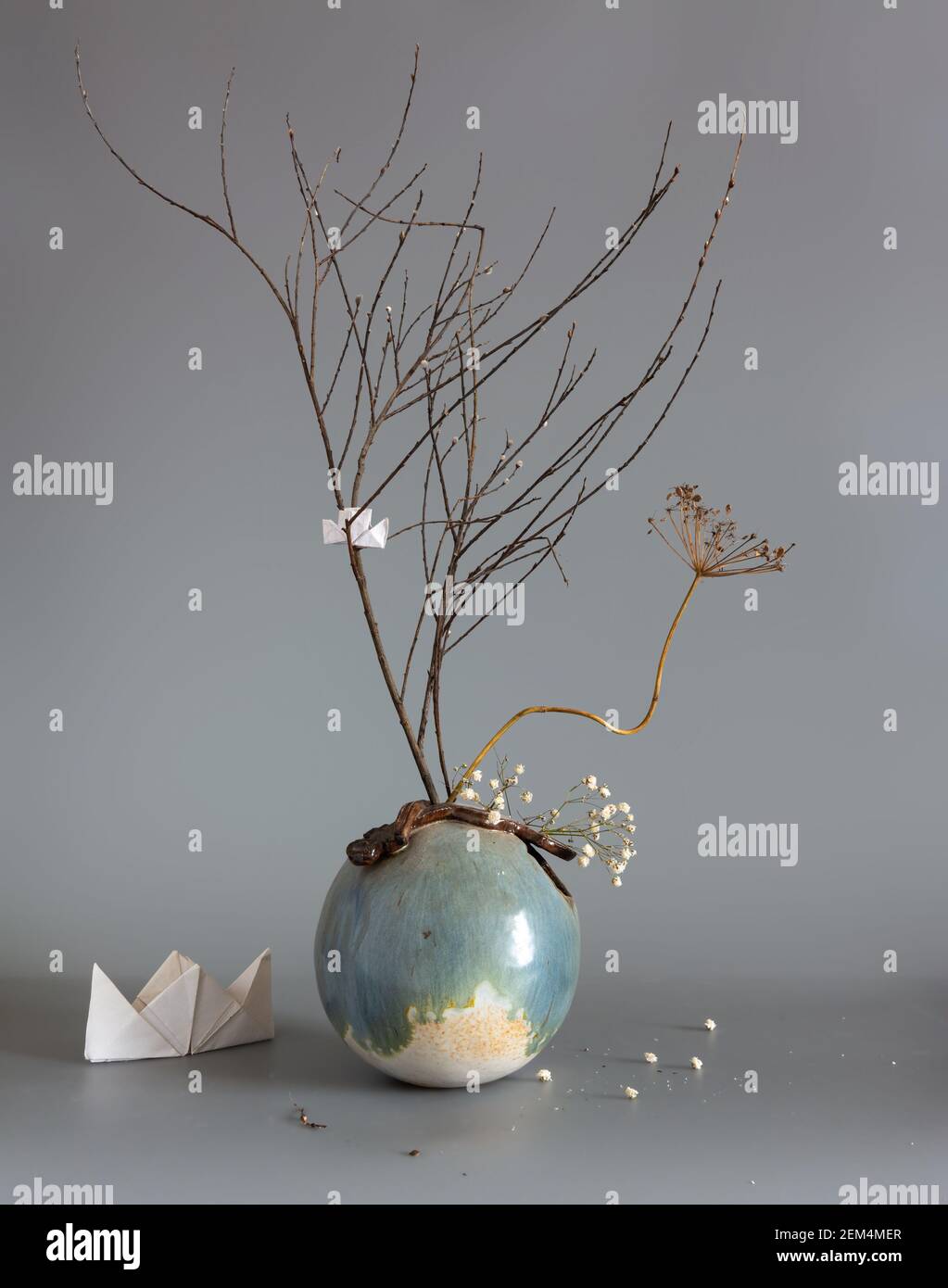 Ceramic paper boat hi-res stock photography and images - Alamy