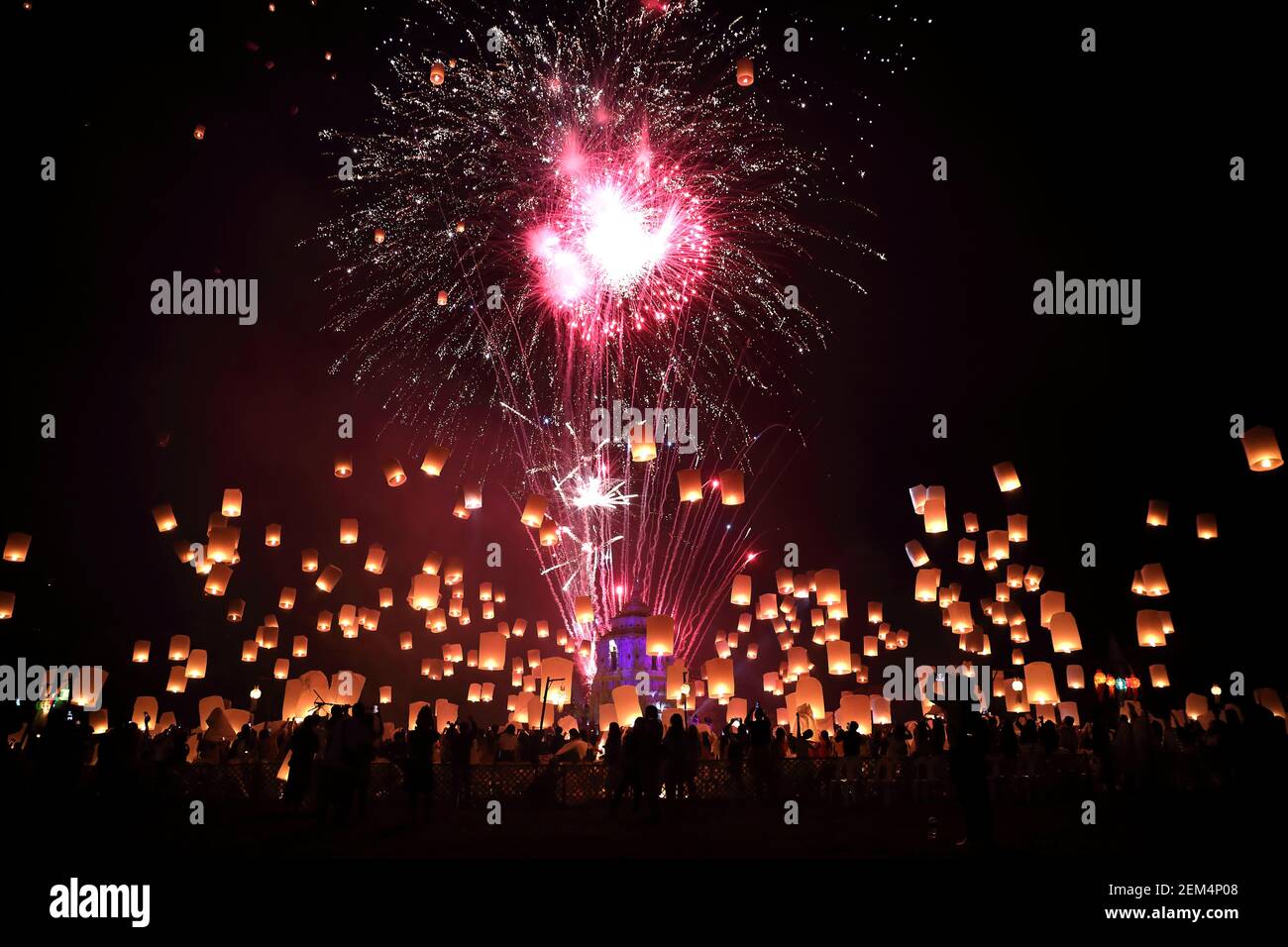 Floating lanterns , Traditional in north Thailand at Loy Krathong ...