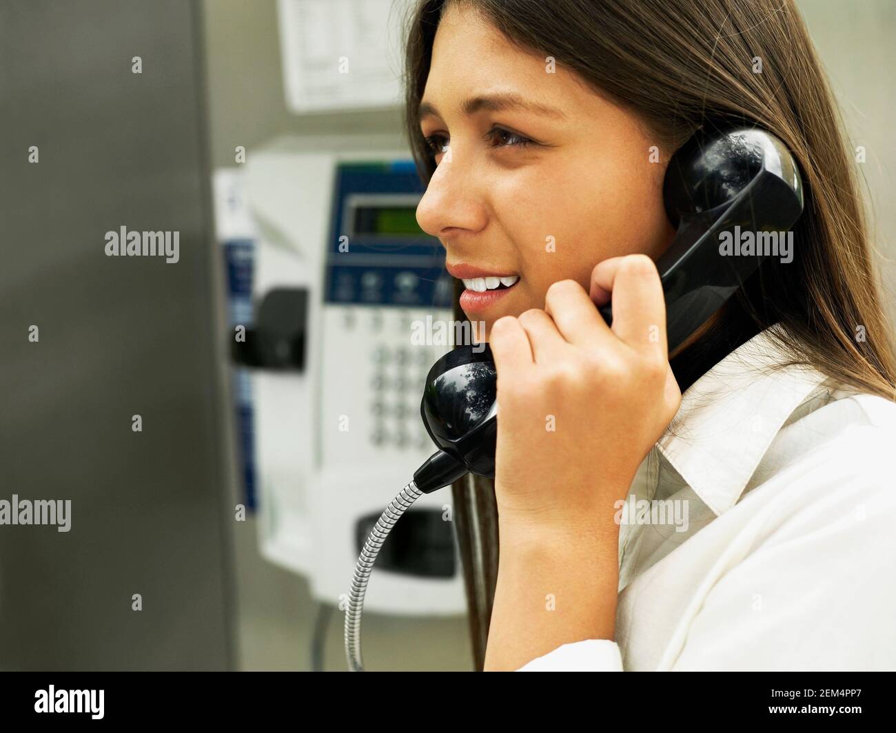 Side profile girl talking on hi-res stock photography and images - Alamy