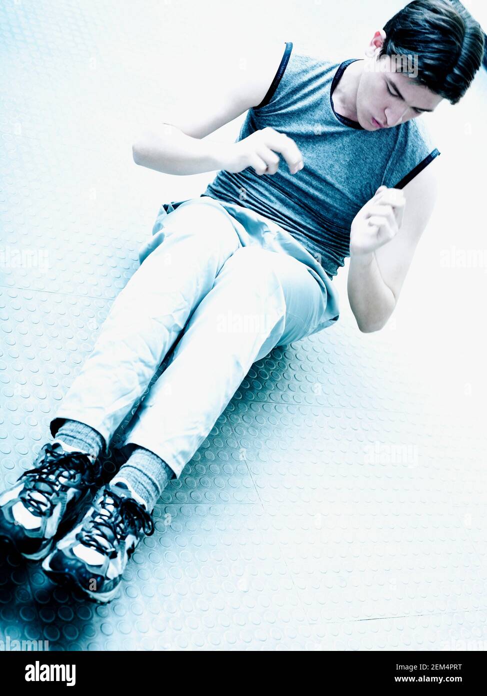 Man doing sit ups hi-res stock photography and images - Alamy