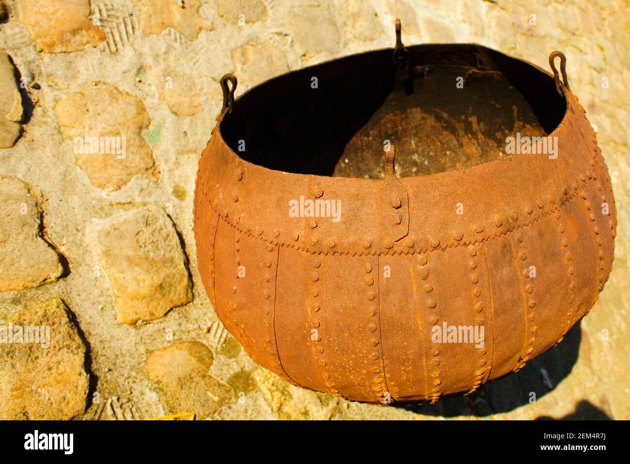 Old metal container hi-res stock photography and images - Alamy