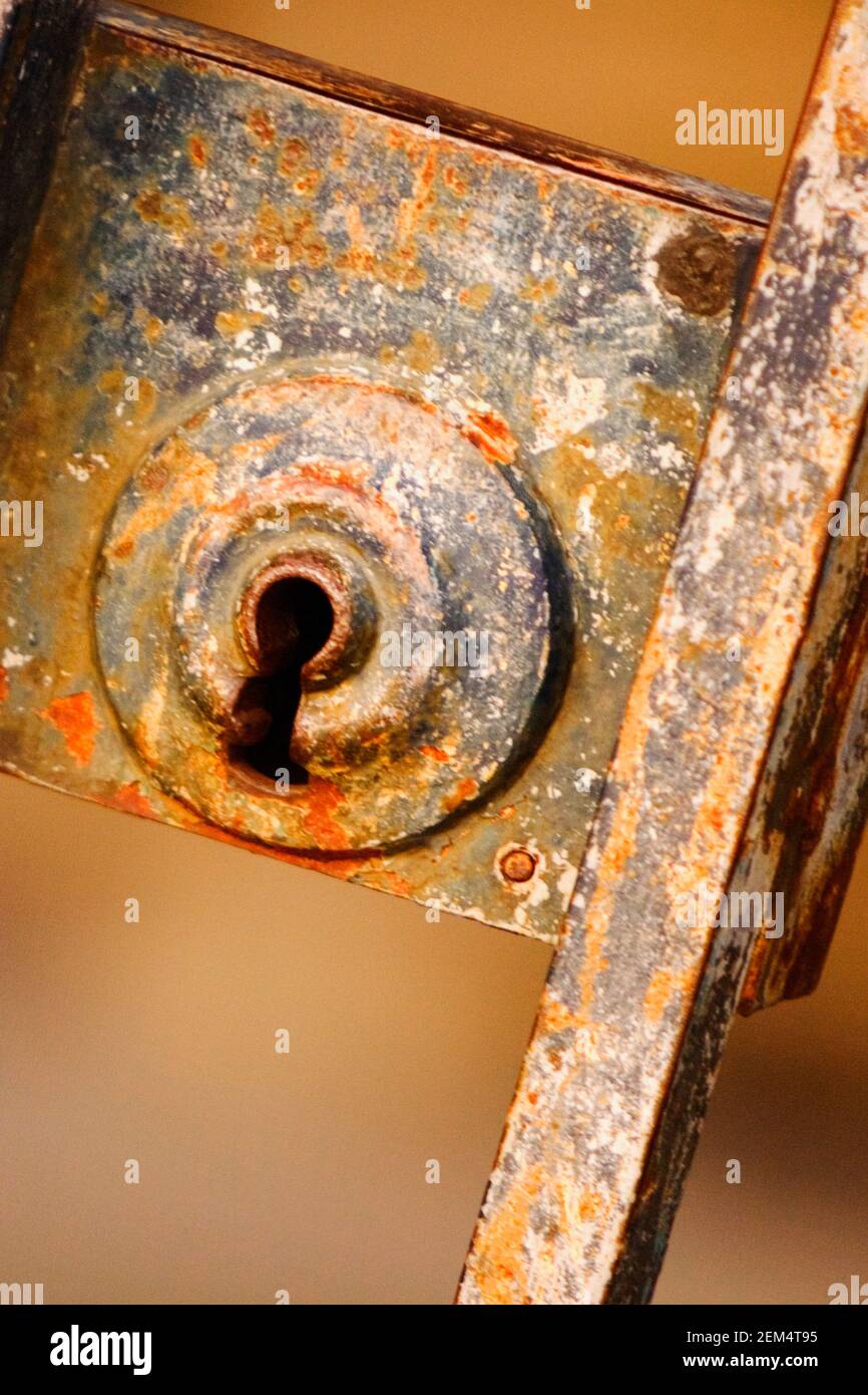 Focus lock hi-res stock photography and images - Alamy