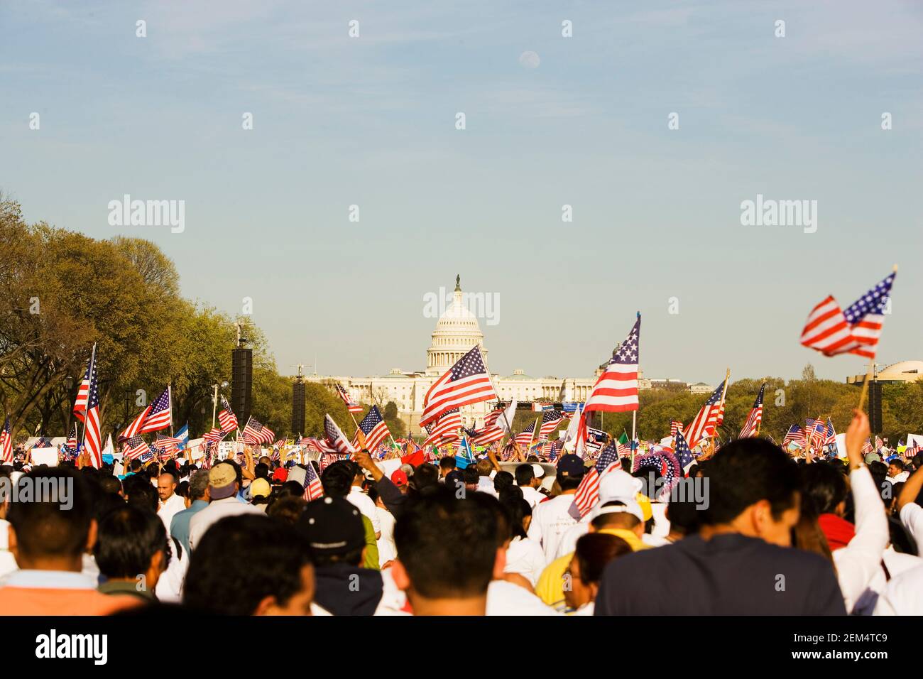Crowd in front of a building, Capitol Building, Washington DC ...