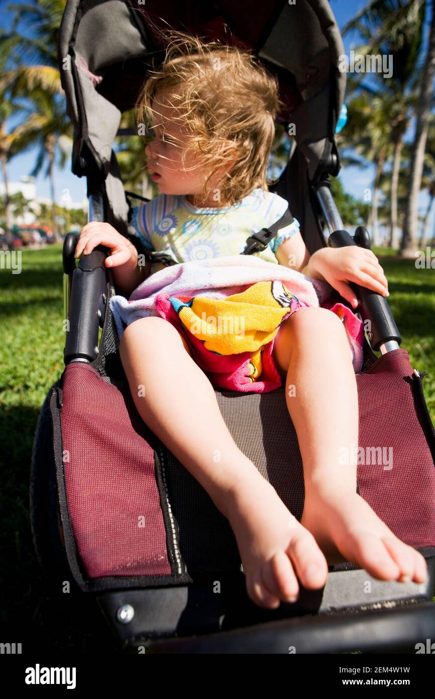 Girl stroller sitting hi-res stock photography and images - Alamy