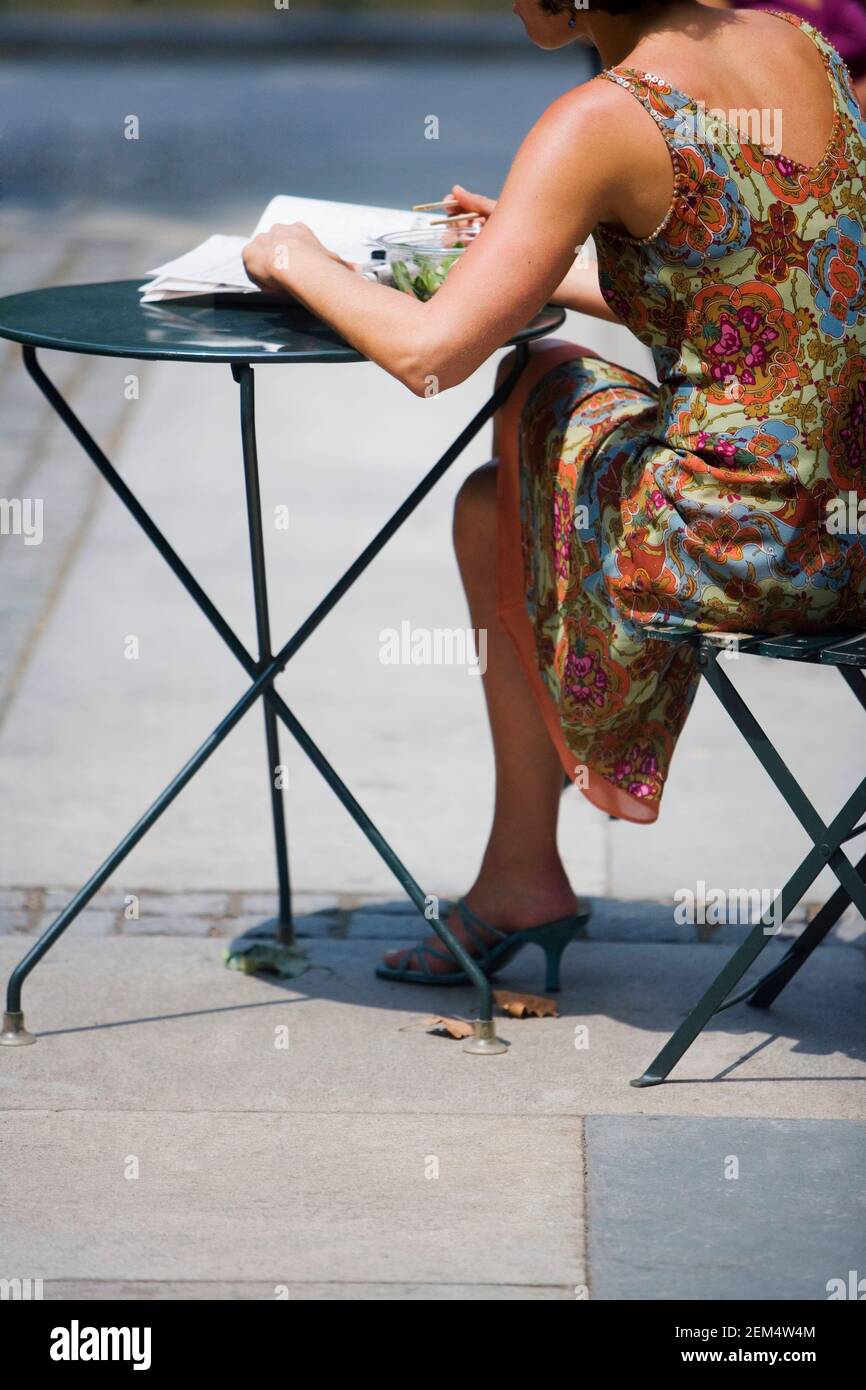 Woman legs crossed high heels hi-res stock photography and images - Alamy