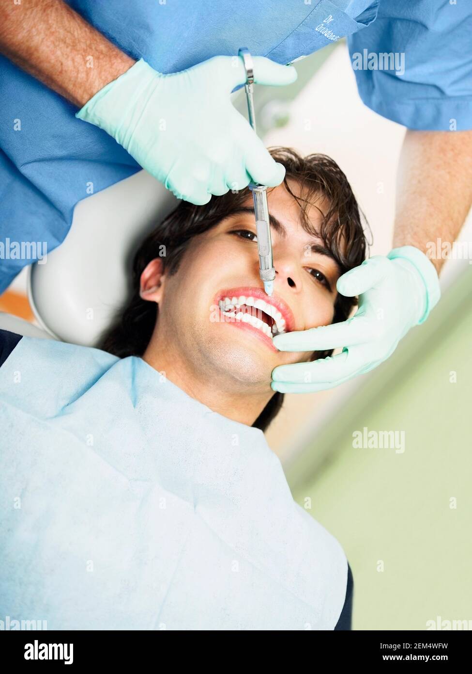 Dental injection hi-res stock photography and images - Alamy