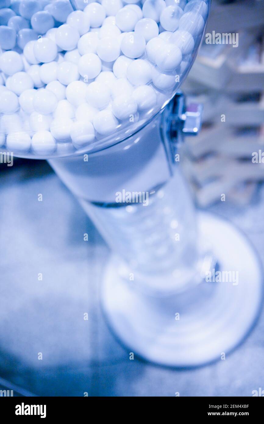 Gumball machine hi-res stock photography and images - Alamy