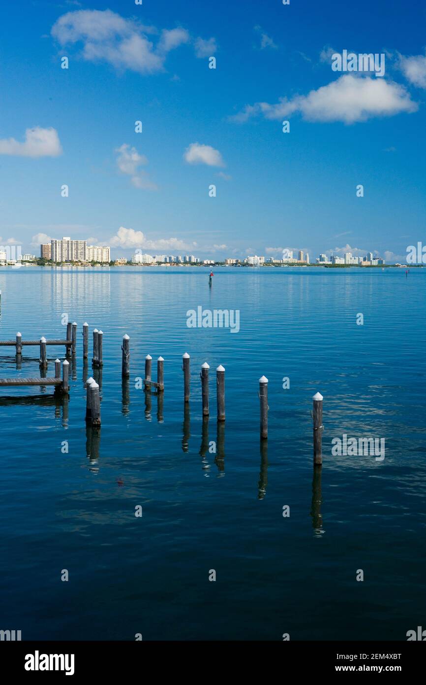 Blue reflectors hi-res stock photography and images - Alamy