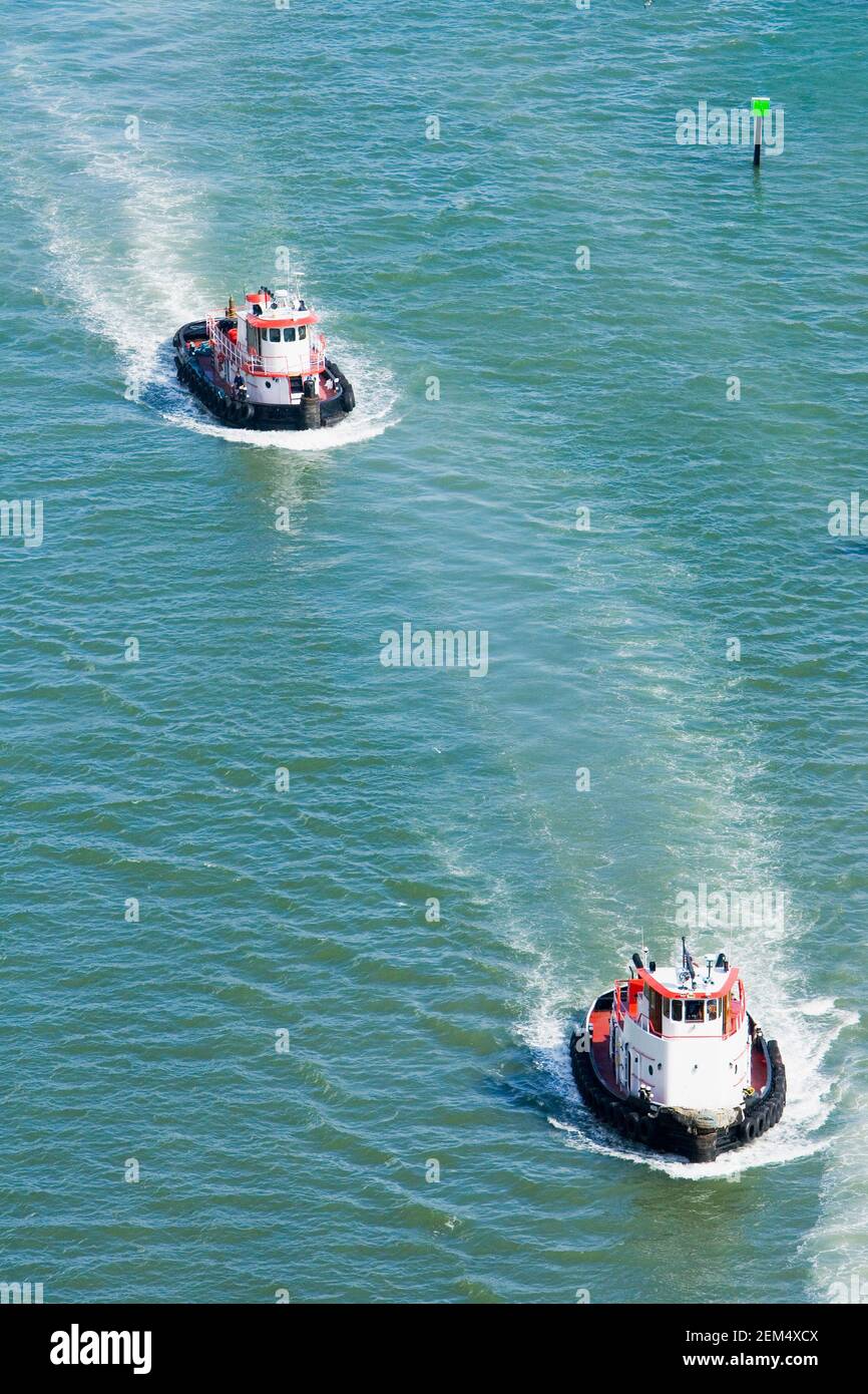 High speed boat tour hi-res stock photography and images - Alamy