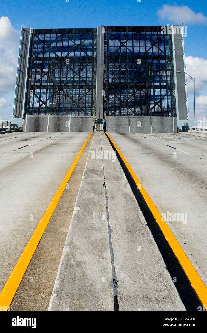 Raised drawbridge hi-res stock photography and images - Alamy