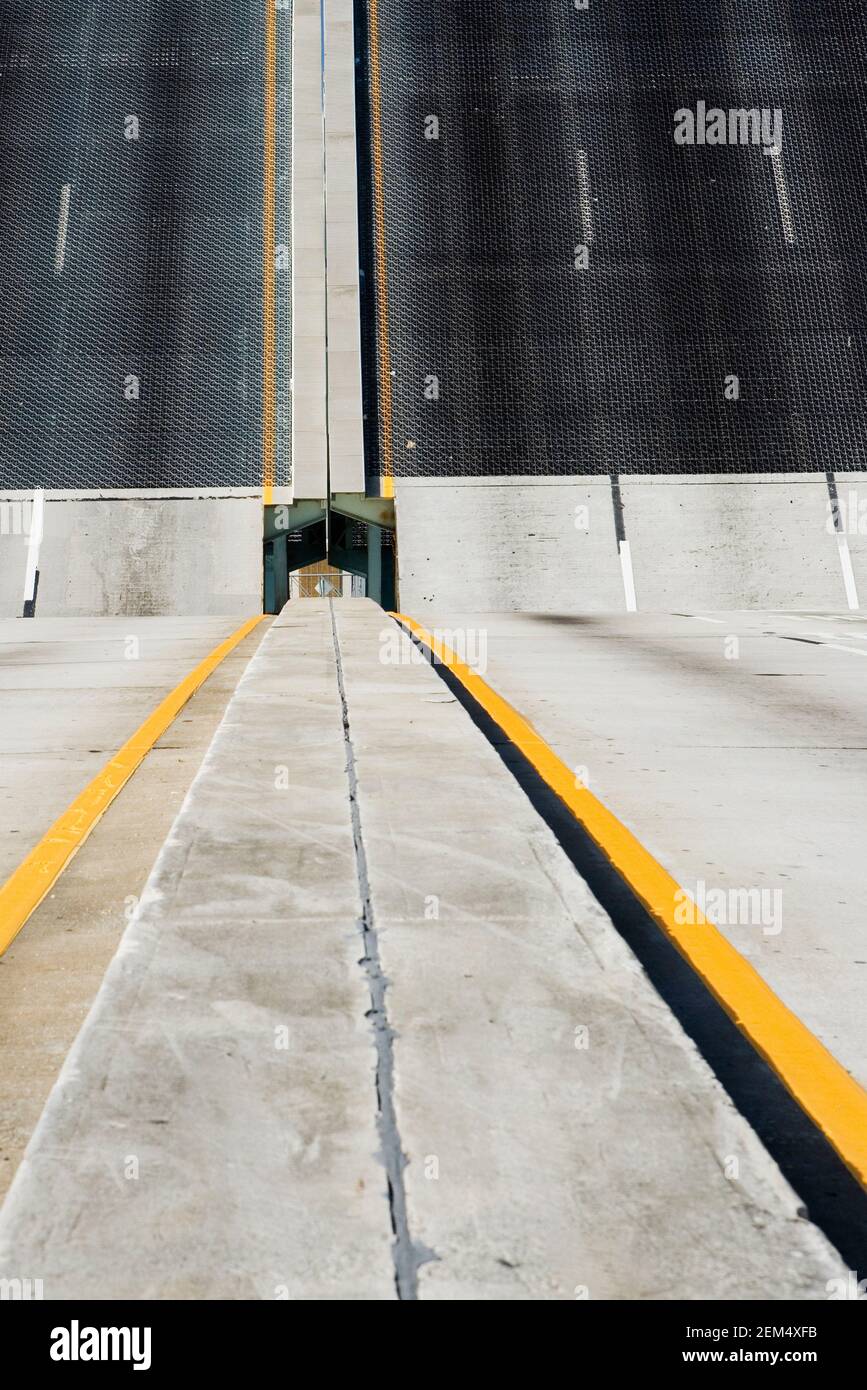 Raised drawbridge hi-res stock photography and images - Alamy