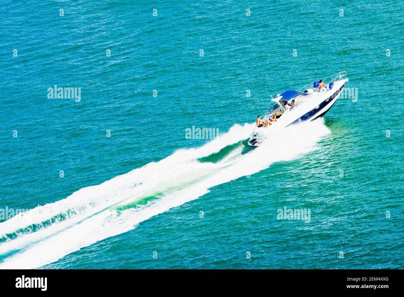 Five women boat hi-res stock photography and images - Alamy