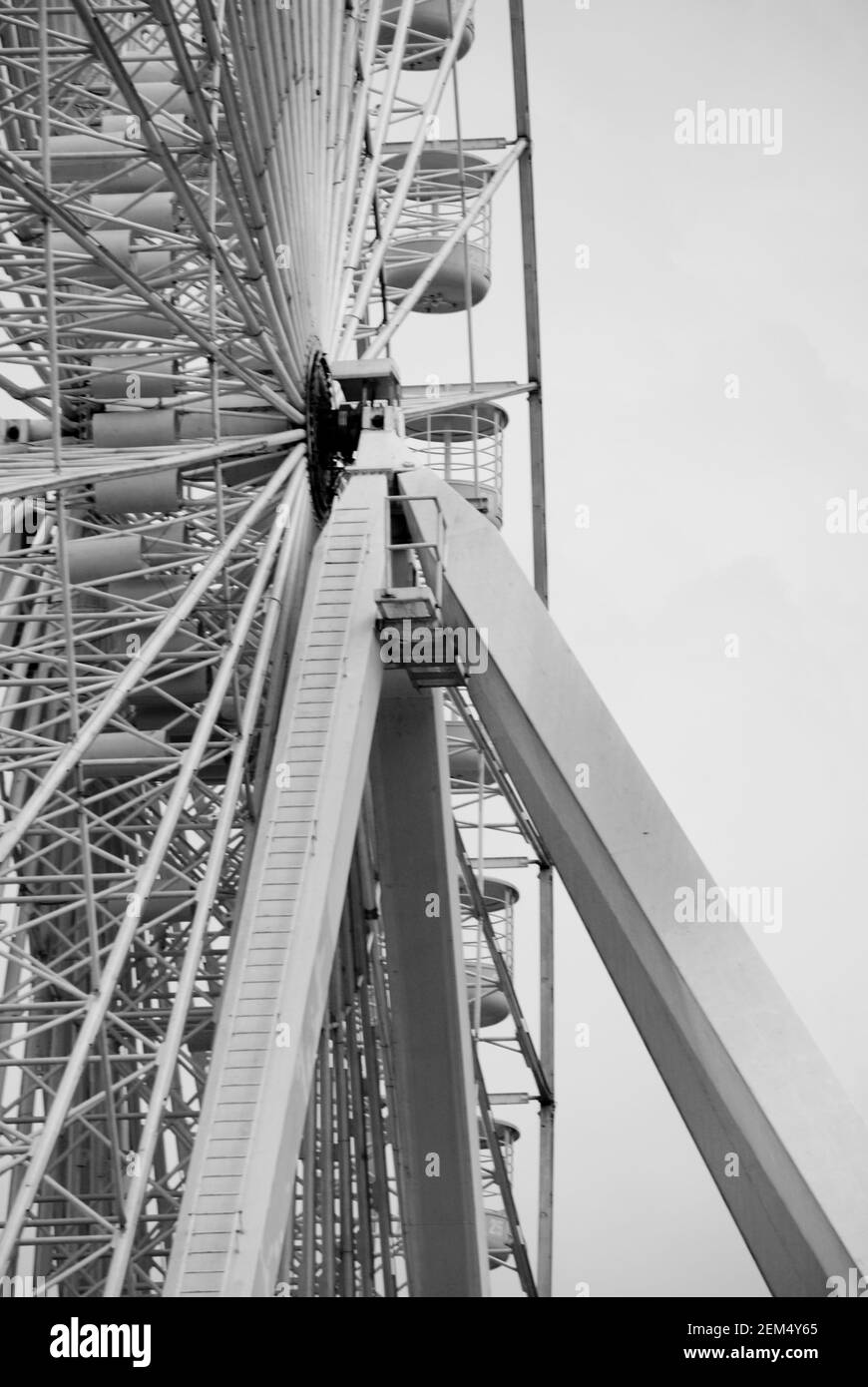 Ferris wheel low angle hi-res stock photography and images - Alamy