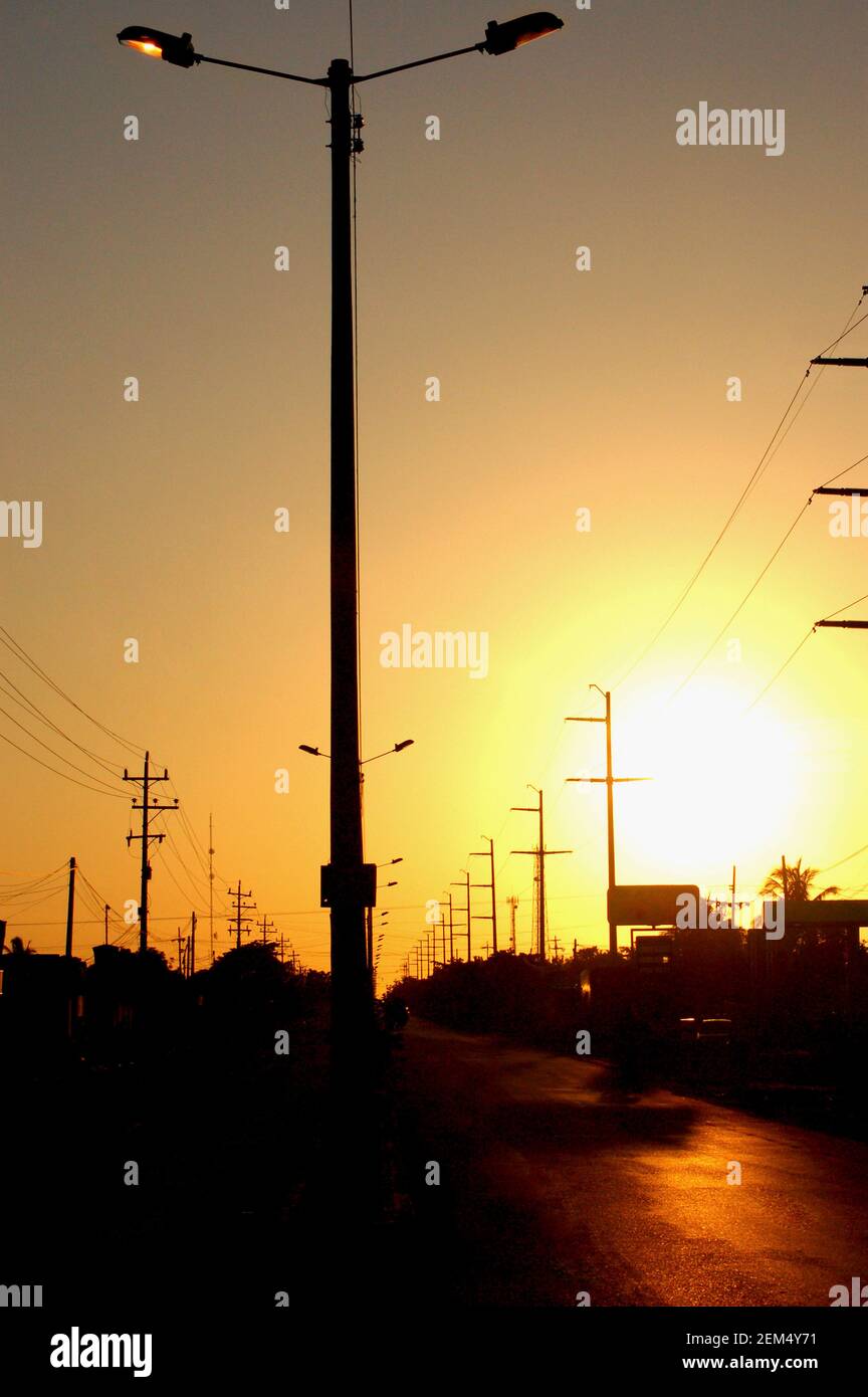 Sky road pylon pylons hi-res stock photography and images - Alamy