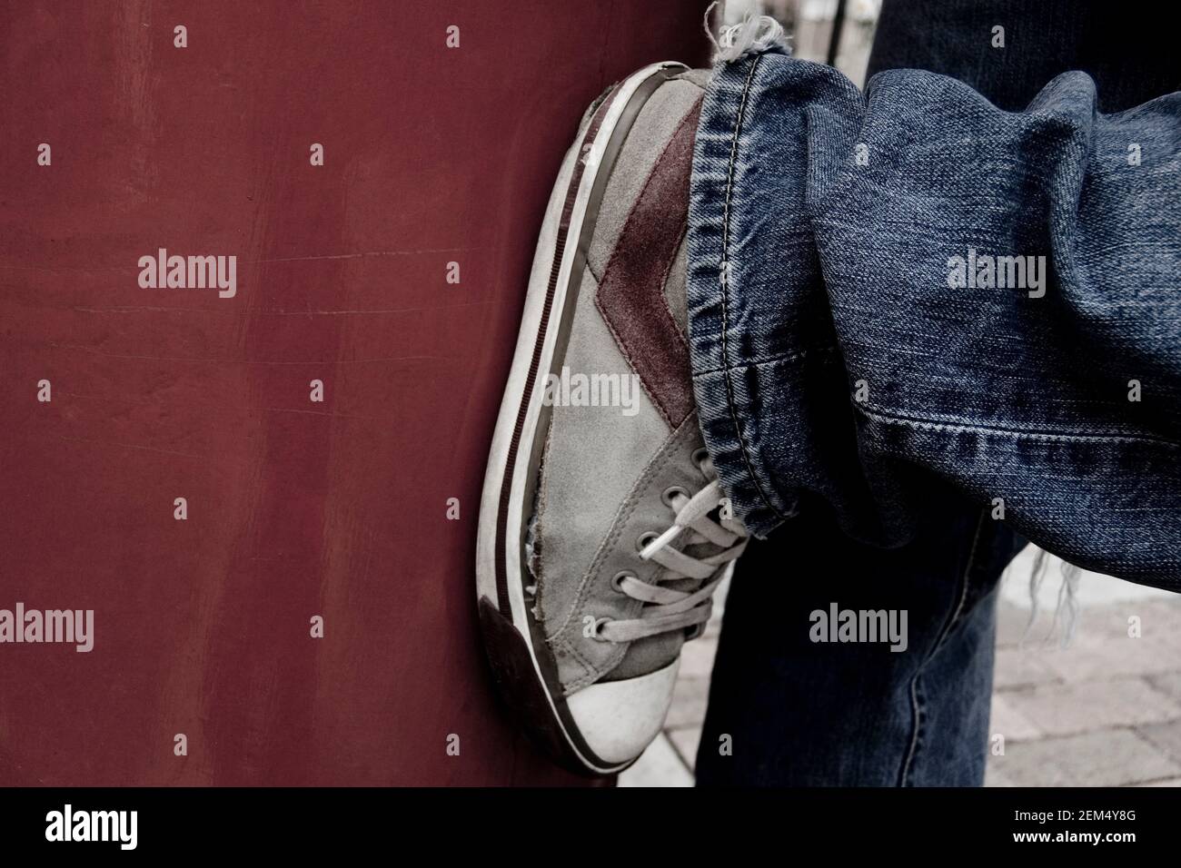 Wearing one shoe hi-res stock photography and images - Alamy