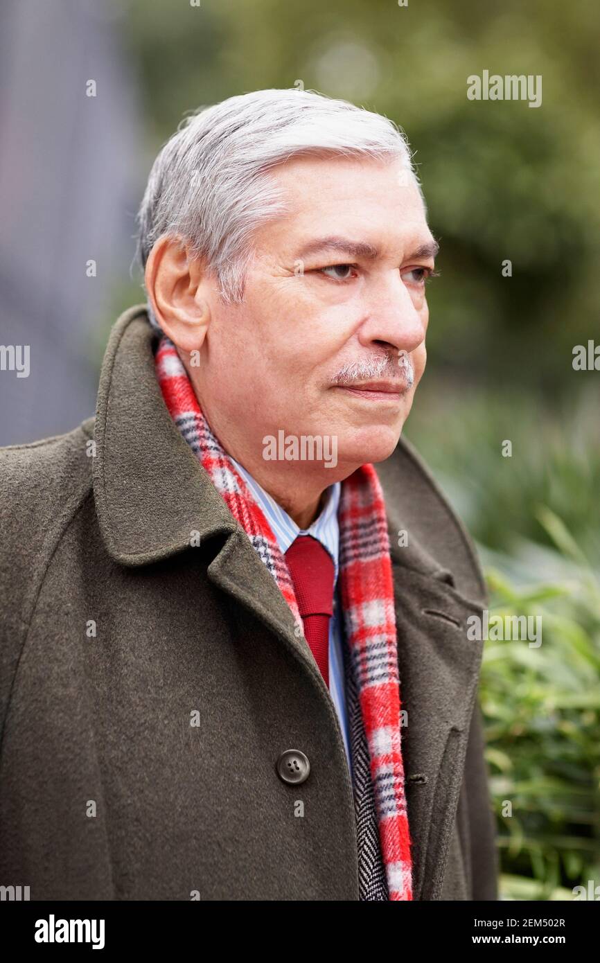 Businessman close hi-res stock photography and images - Alamy