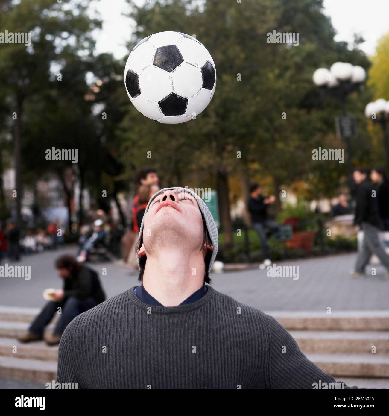 Heading ball hi-res stock photography and images - Alamy