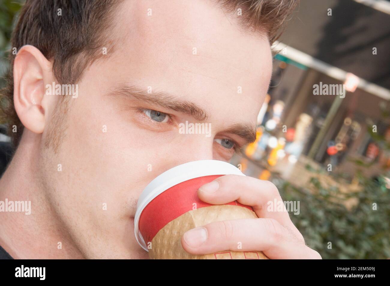 Shake shoulders hi-res stock photography and images - Alamy