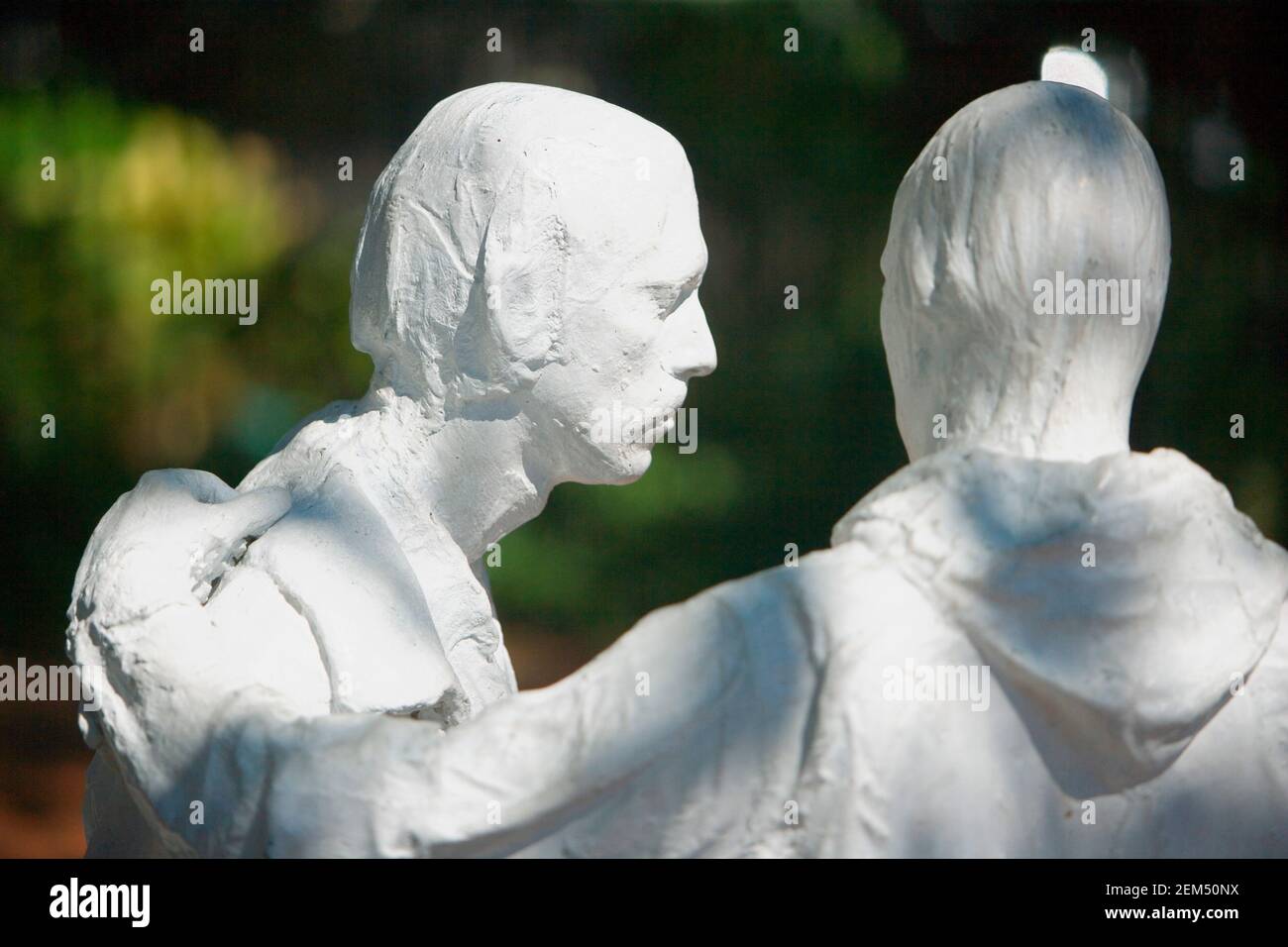 Two male statues hi-res stock photography and images - Alamy