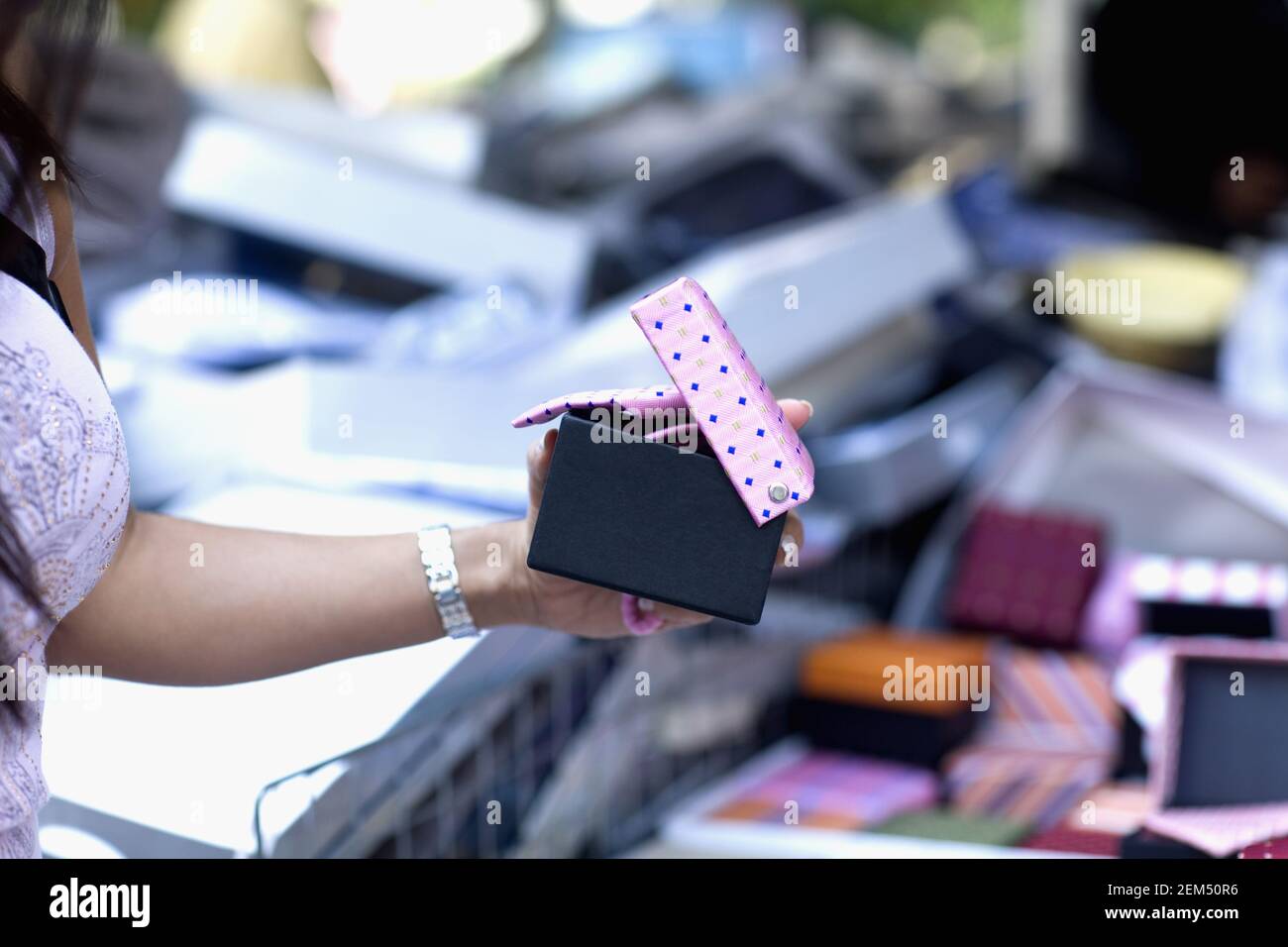 Close up hand holding box hi-res stock photography and images - Alamy