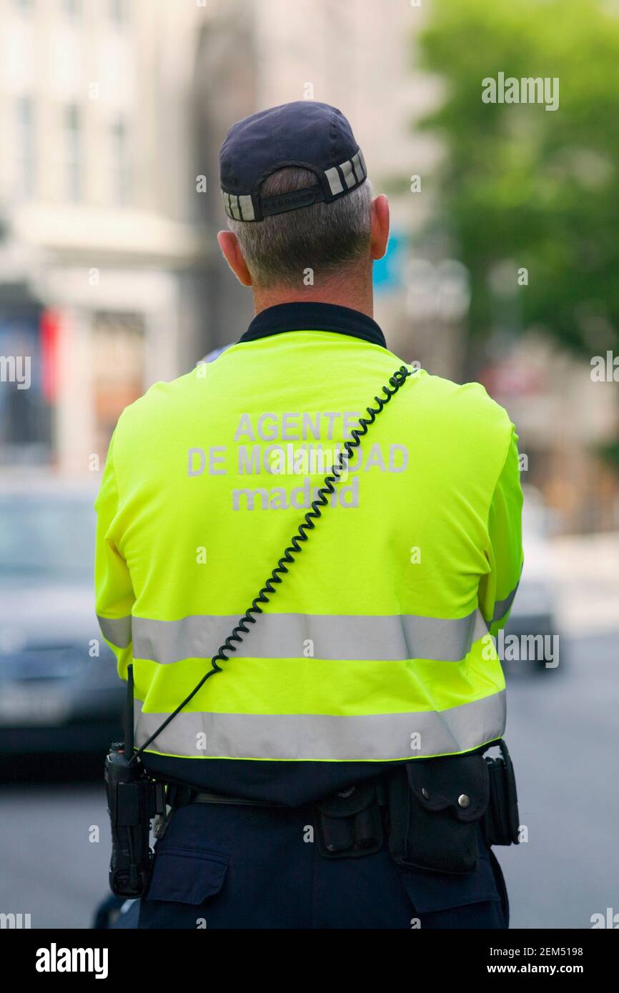 Image of a policeman hi-res stock photography and images - Alamy