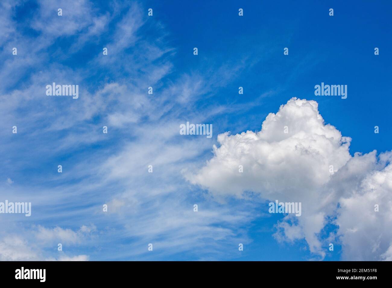 Dense cirrus hi-res stock photography and images - Alamy