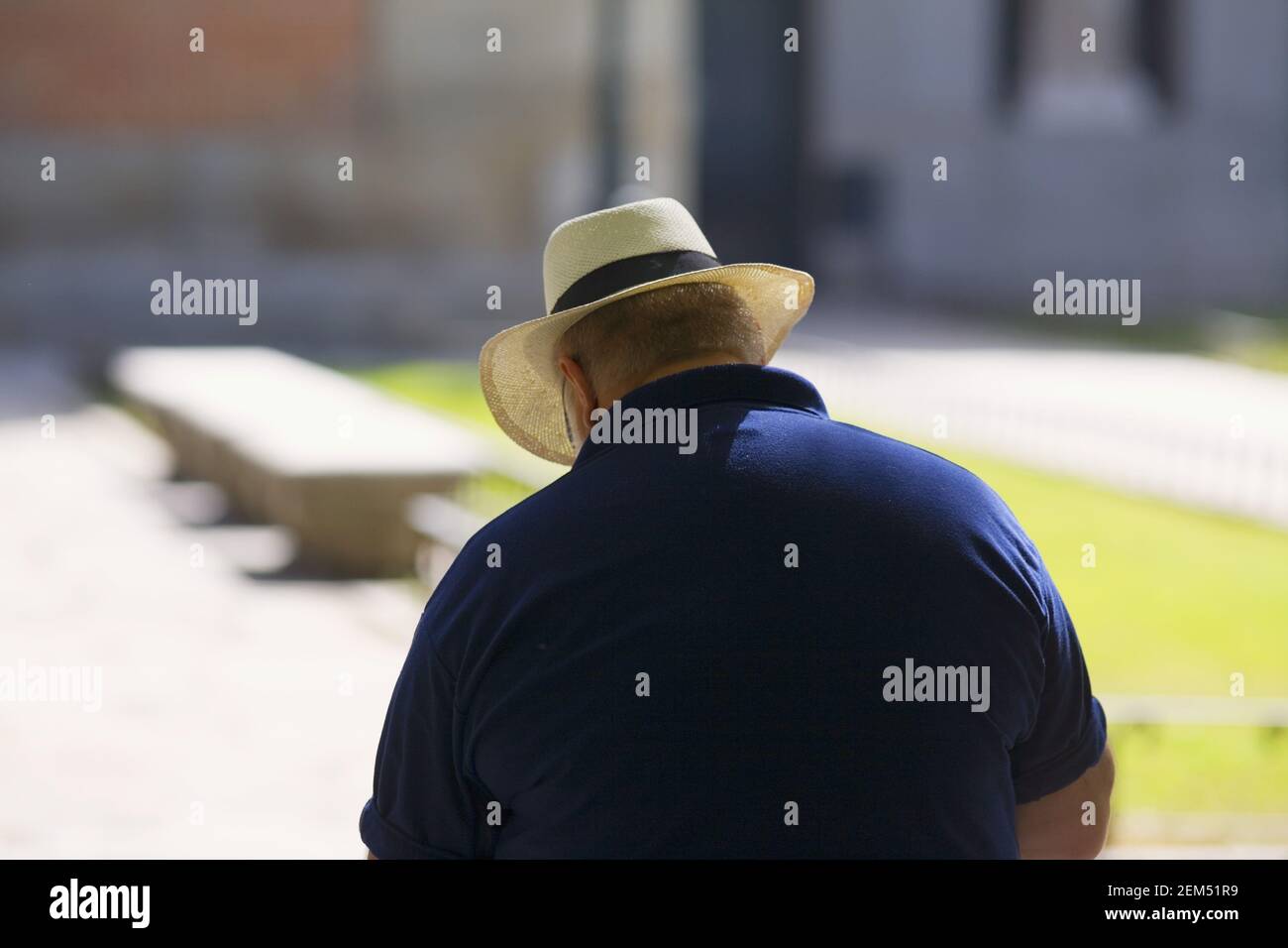Rear view man wearing hat hi-res stock photography and images - Alamy