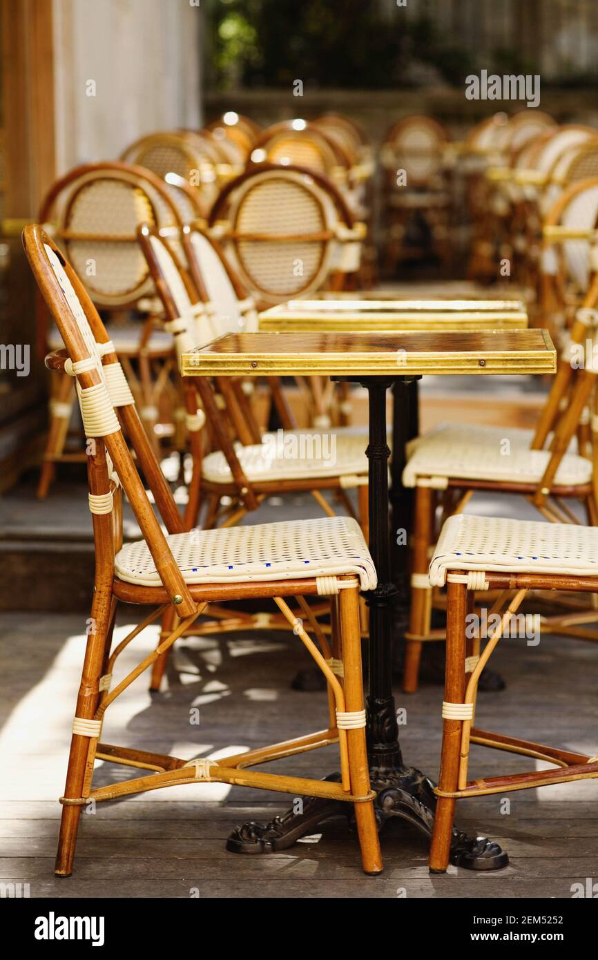 Chairs and a table in a restaurant Stock Photo - Alamy