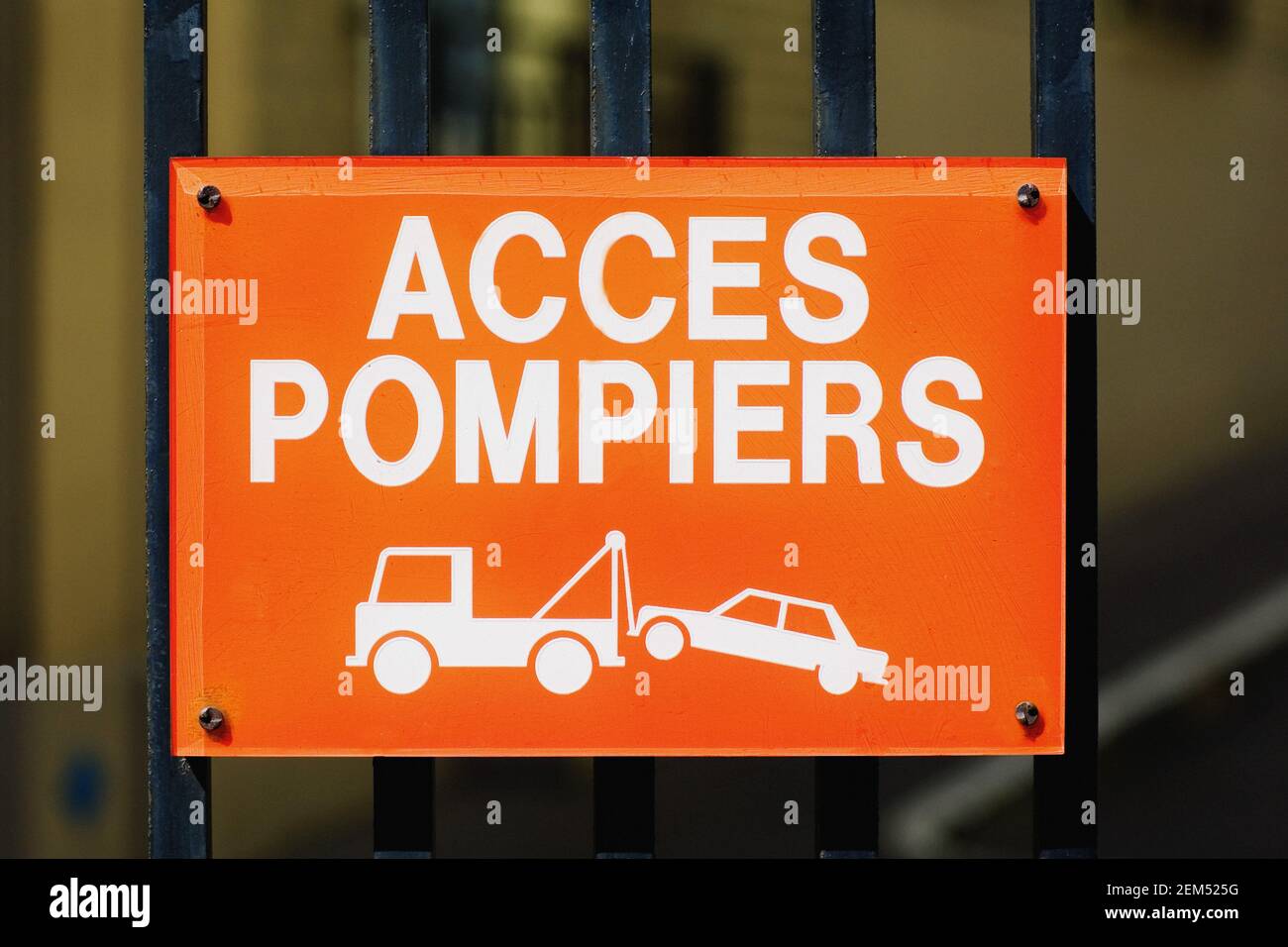 Horizontal rectangle sign hi-res stock photography and images - Alamy
