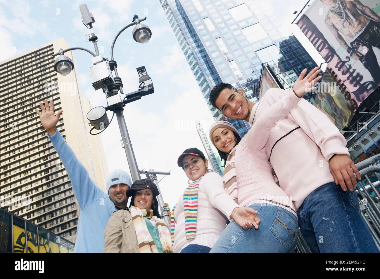 Street new york people cap hi-res stock photography and images - Alamy